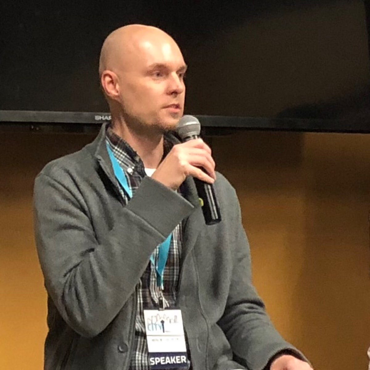 Chris Lazaro – Medium