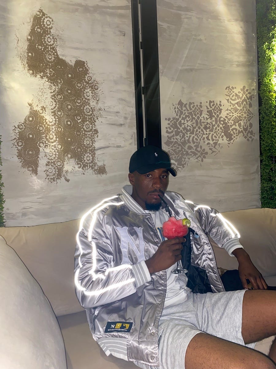 Muzzammil Akaba – Medium