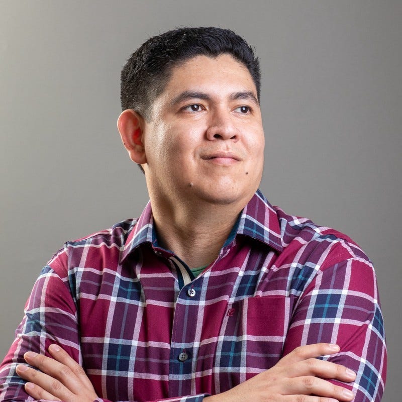 Raul Ernesto – Medium