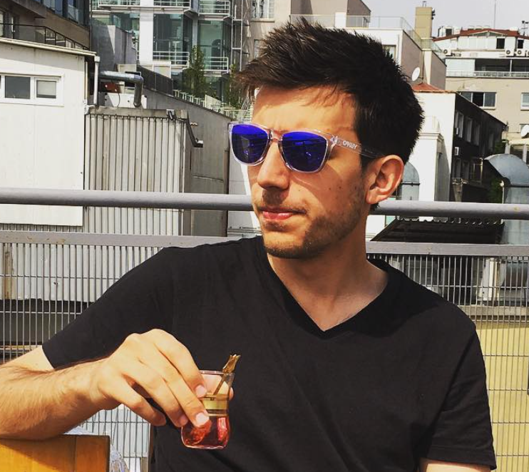 Oleksii Avramenko – Medium