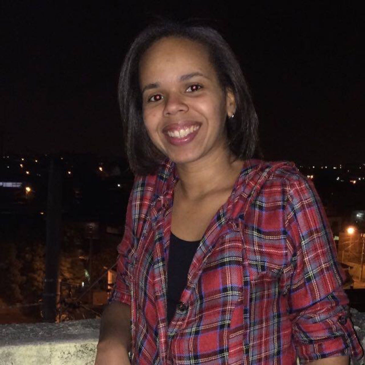 Renata Soares – Medium