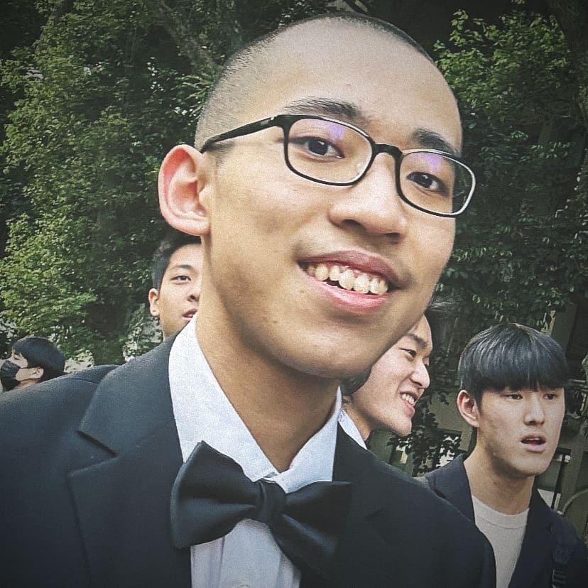 Roy Hong – Medium