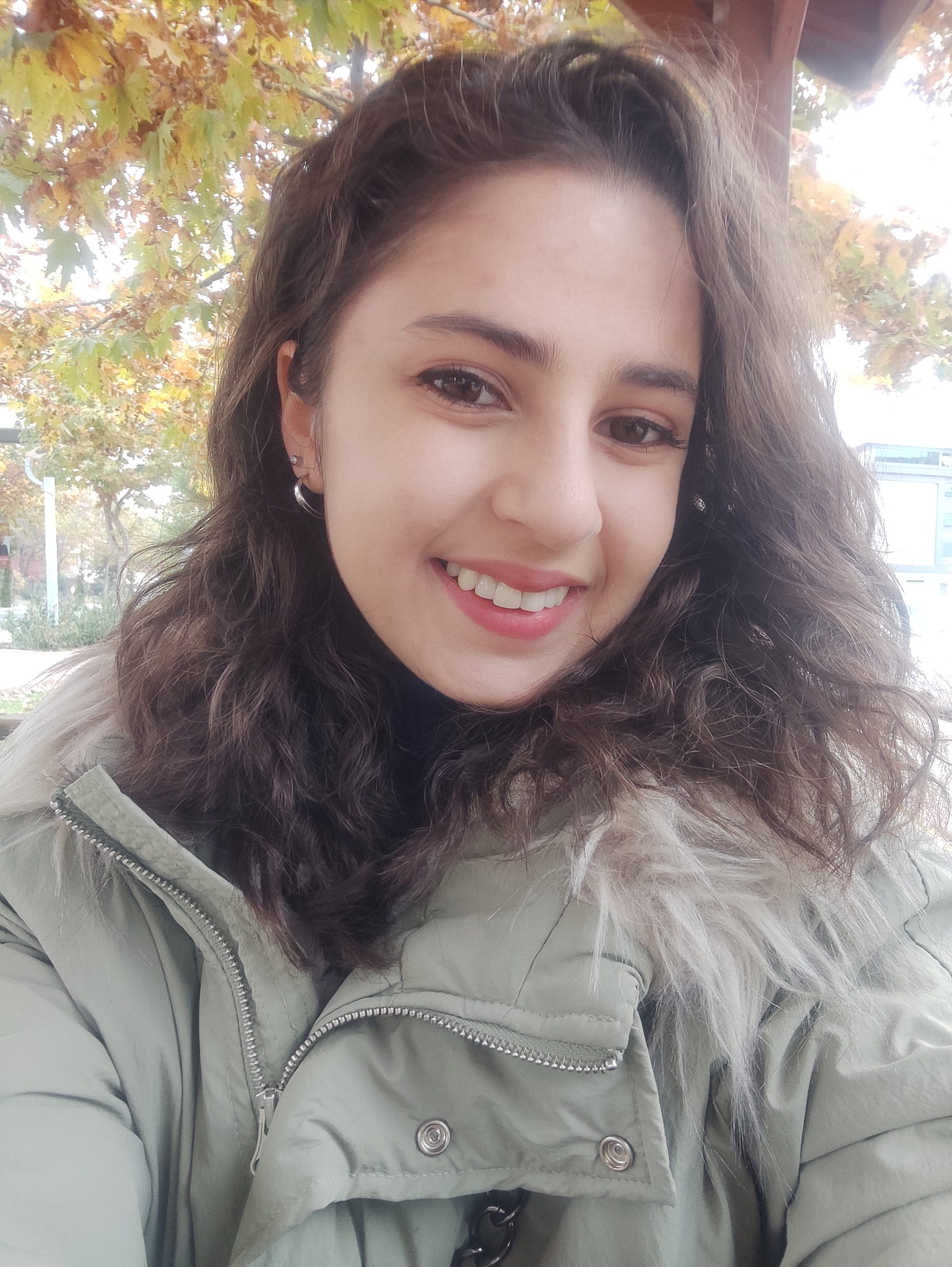 Yaren Nur Solmaz – Medium