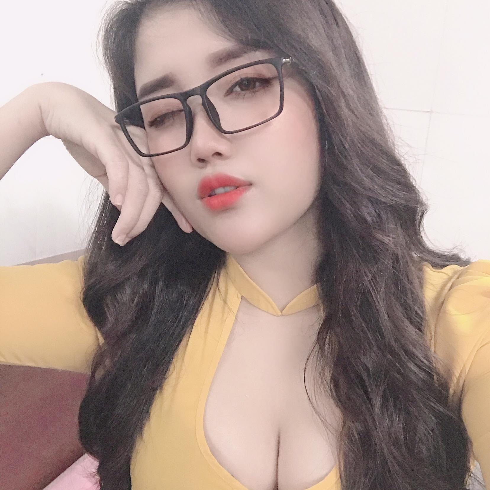 Hang Nguyen Thi – Medium