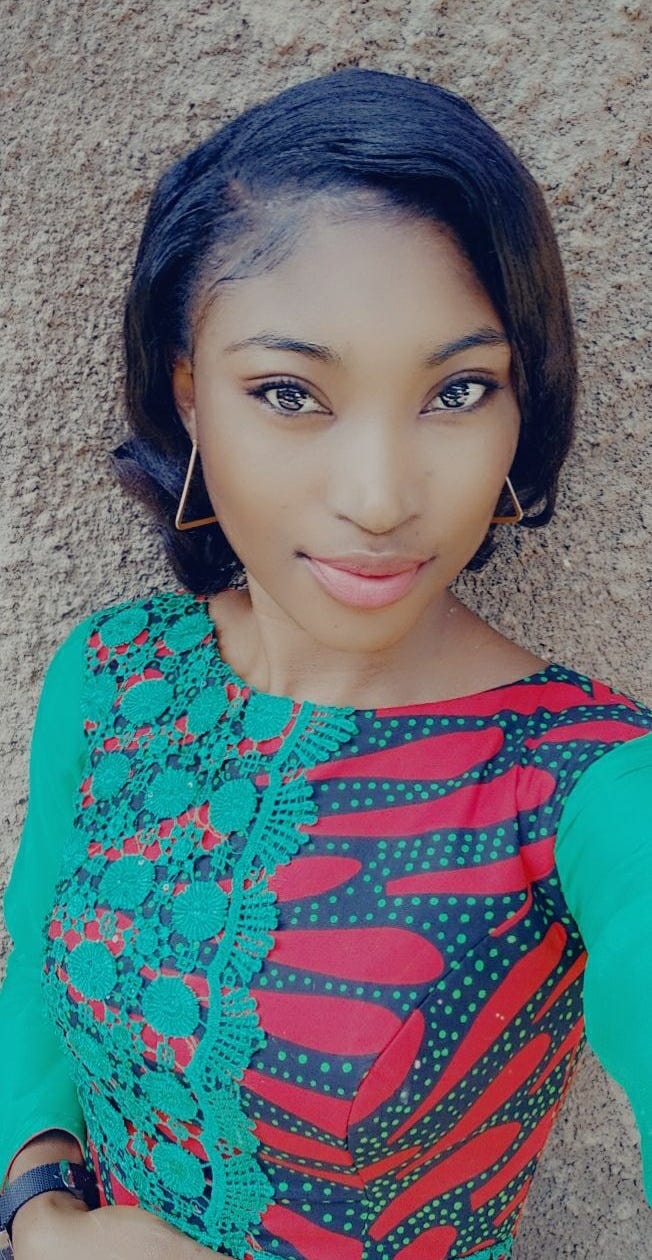 Faith kaminus – Medium