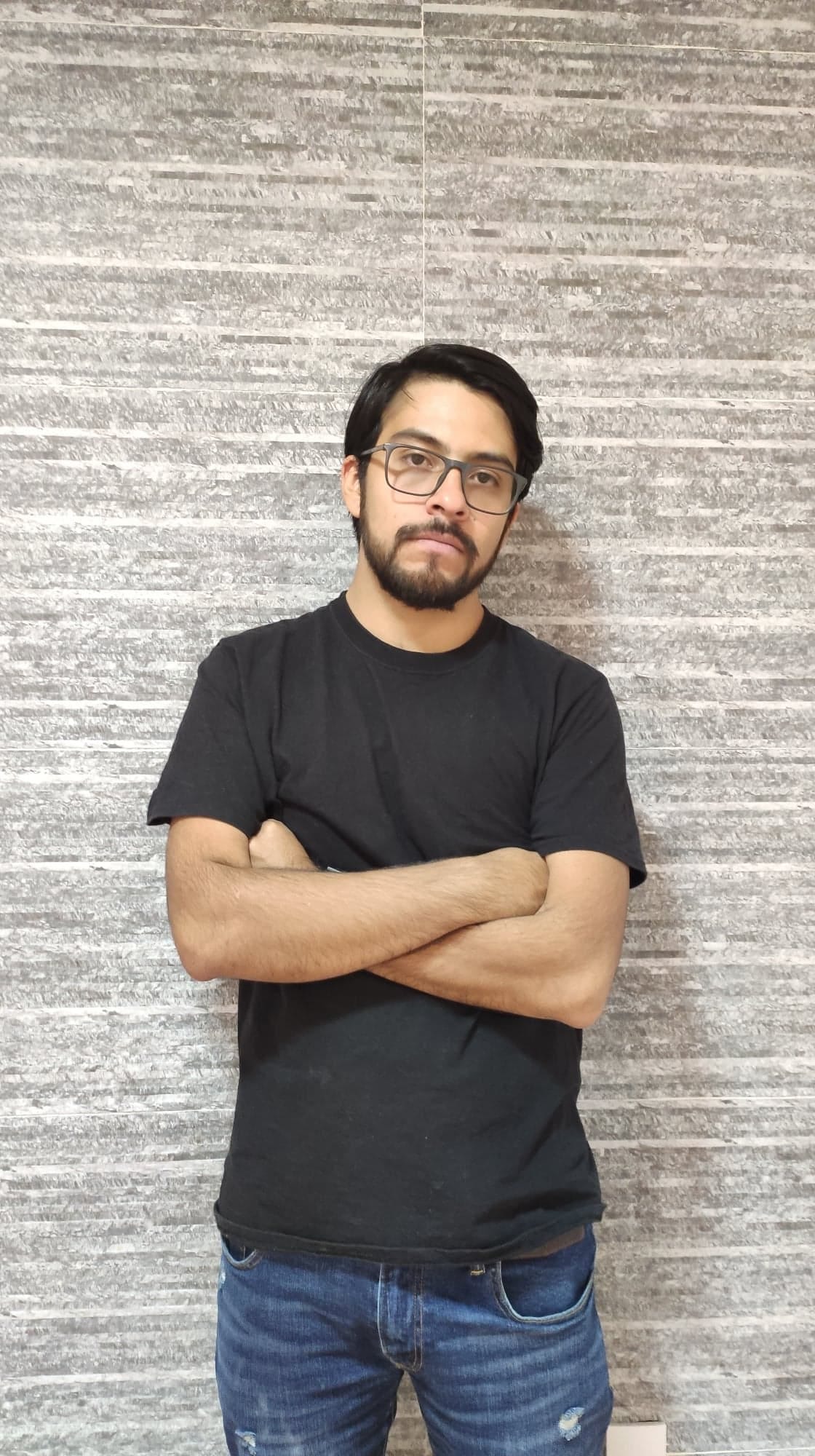 Marco Mora – Medium