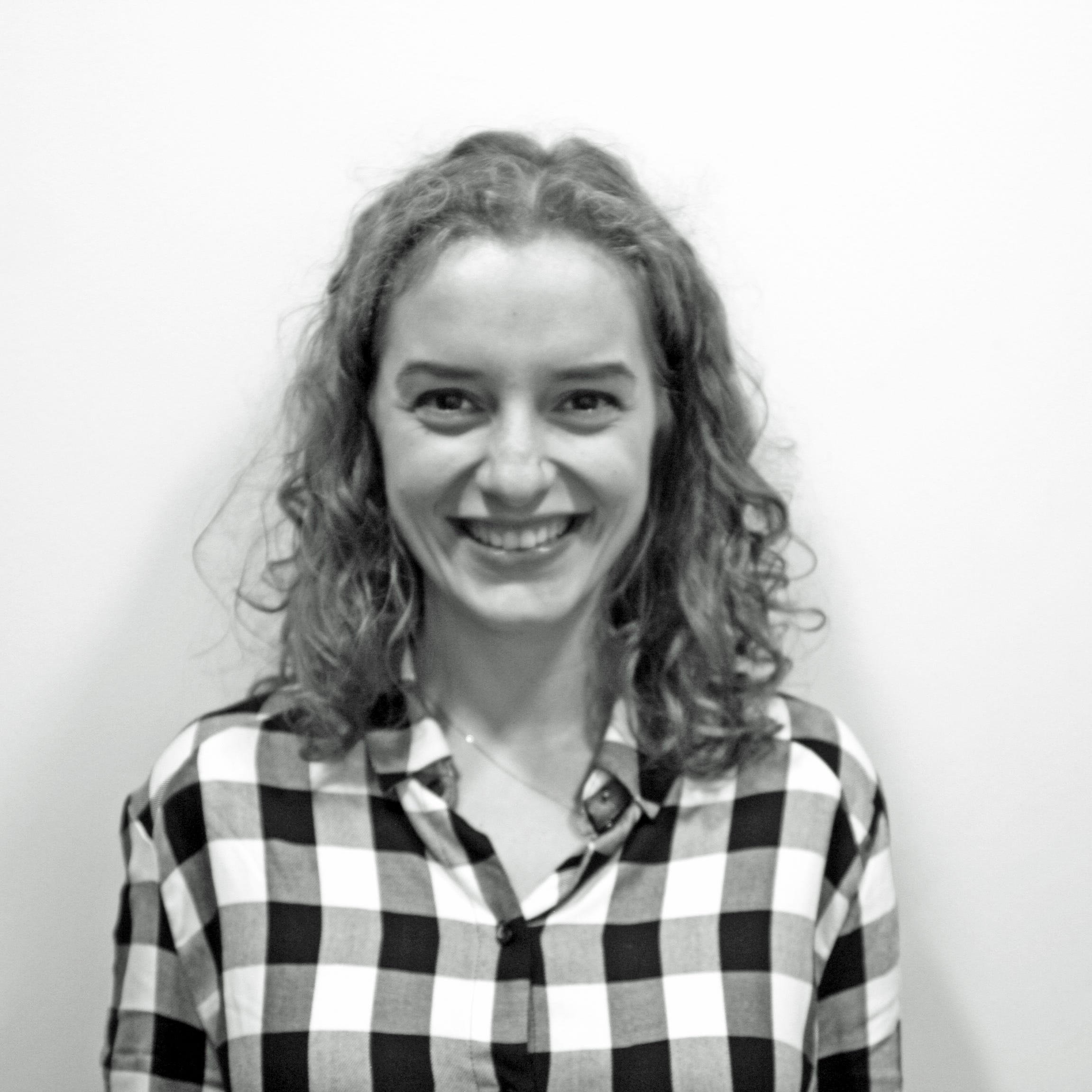 Doris Retfalvi – Medium