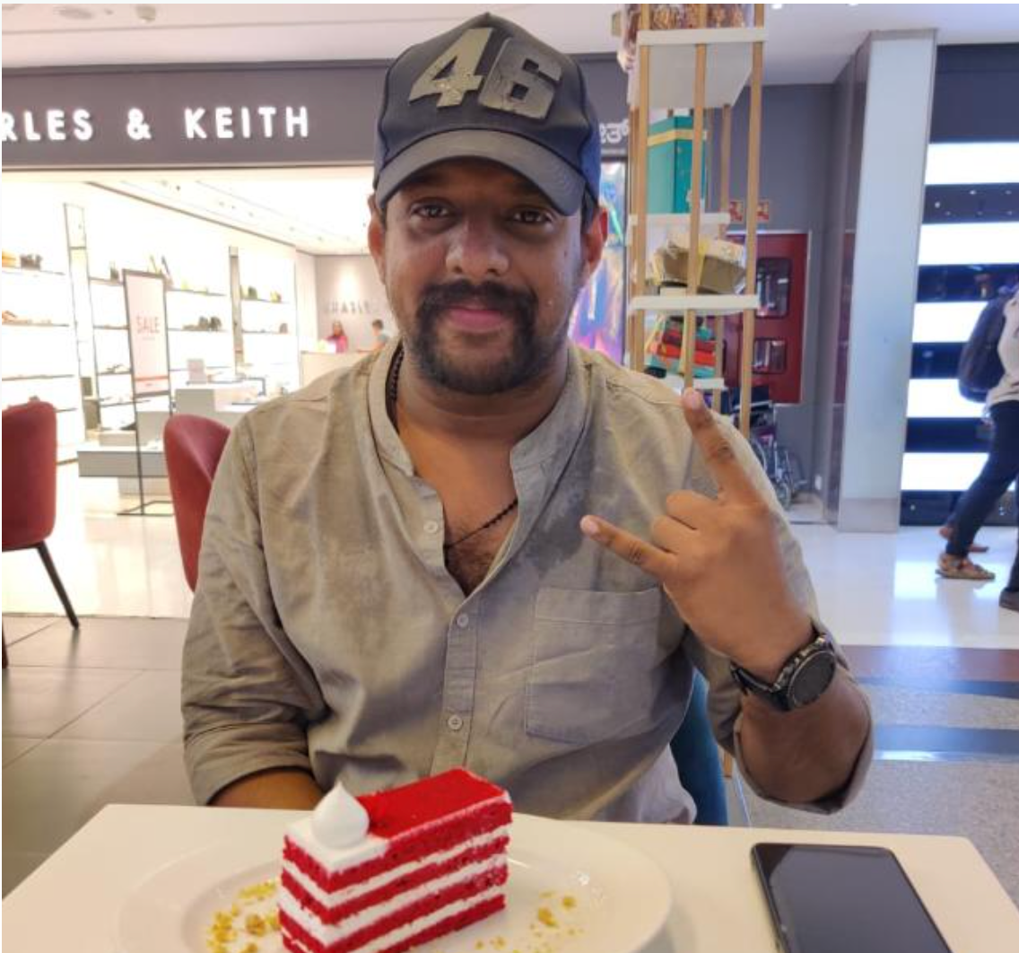 Tomy Mampilly – Medium