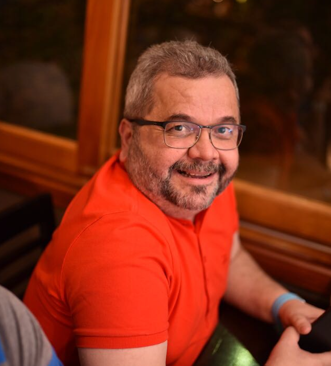Ademar Varela – Medium
