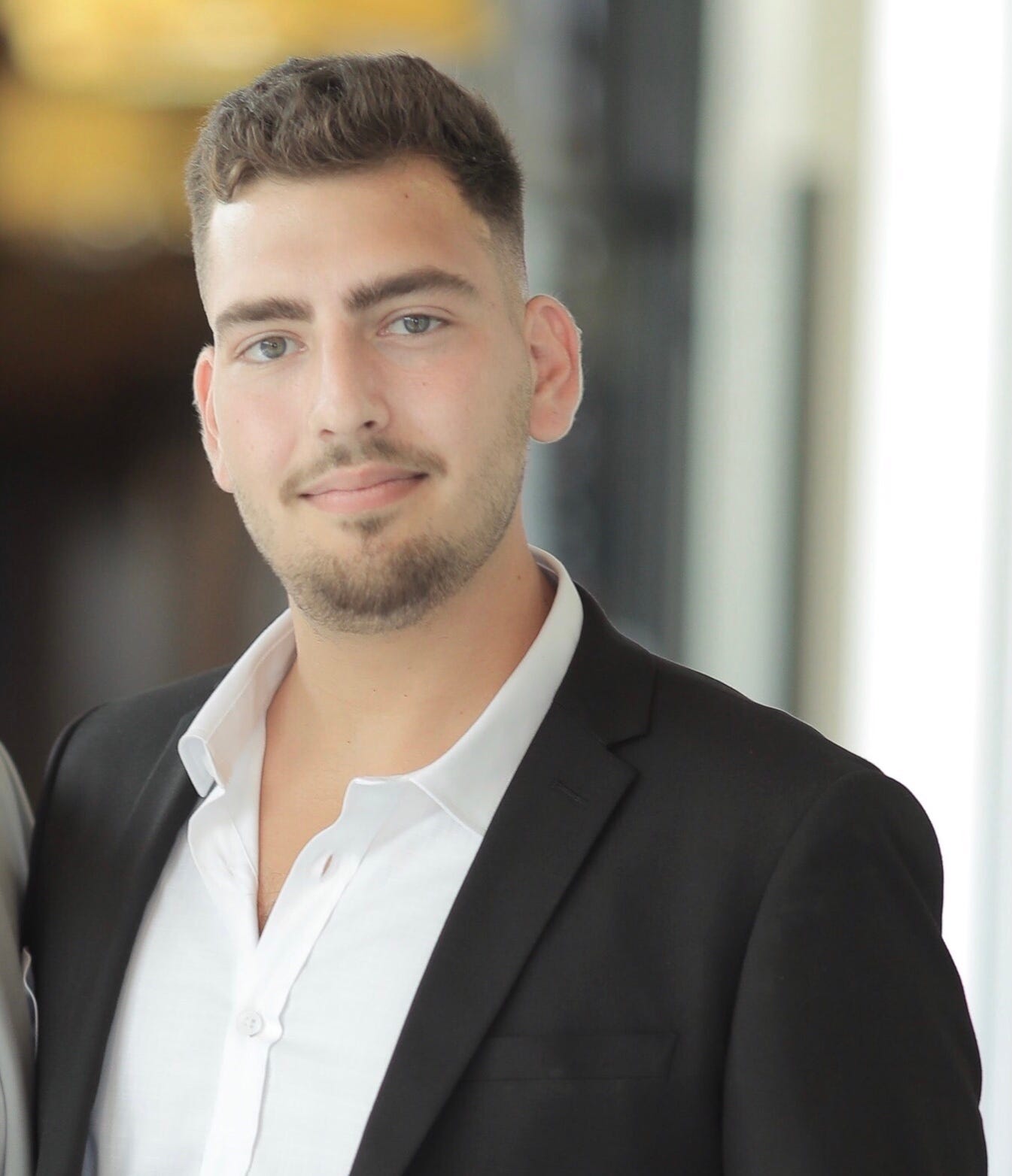 Eldan Rabin – Medium