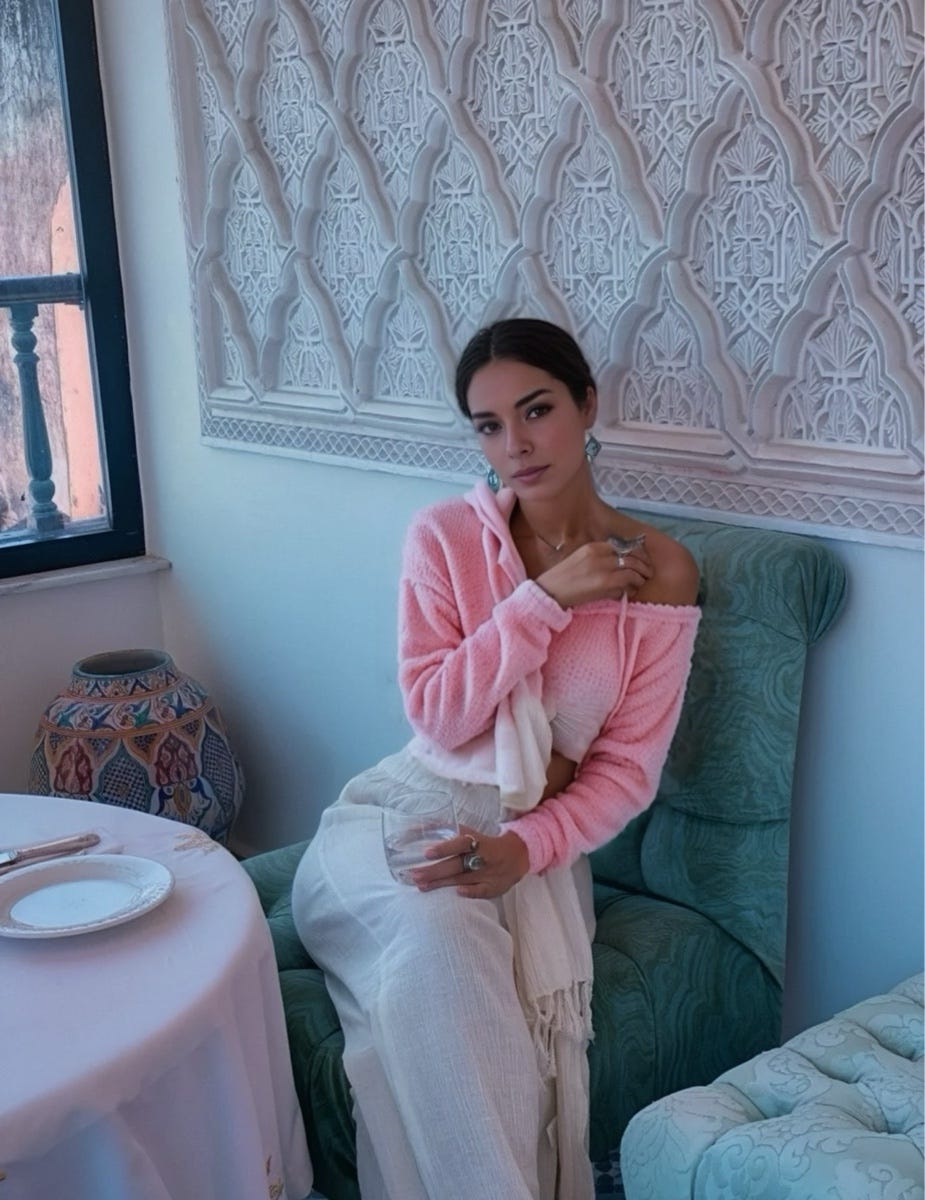 Amanda Acuna – Medium