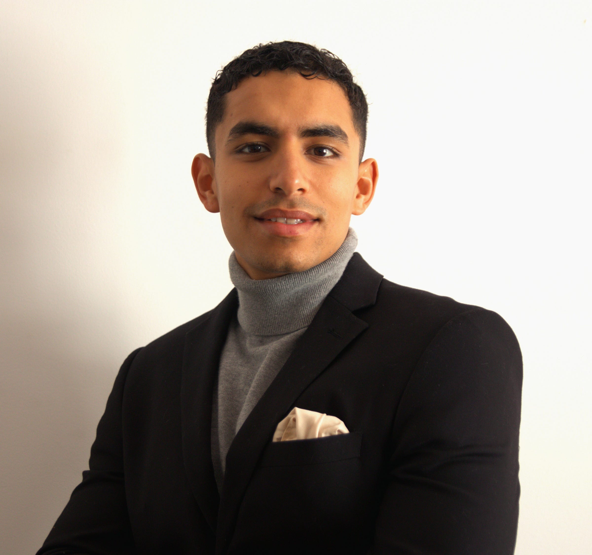 Ayman Zazaa – Medium