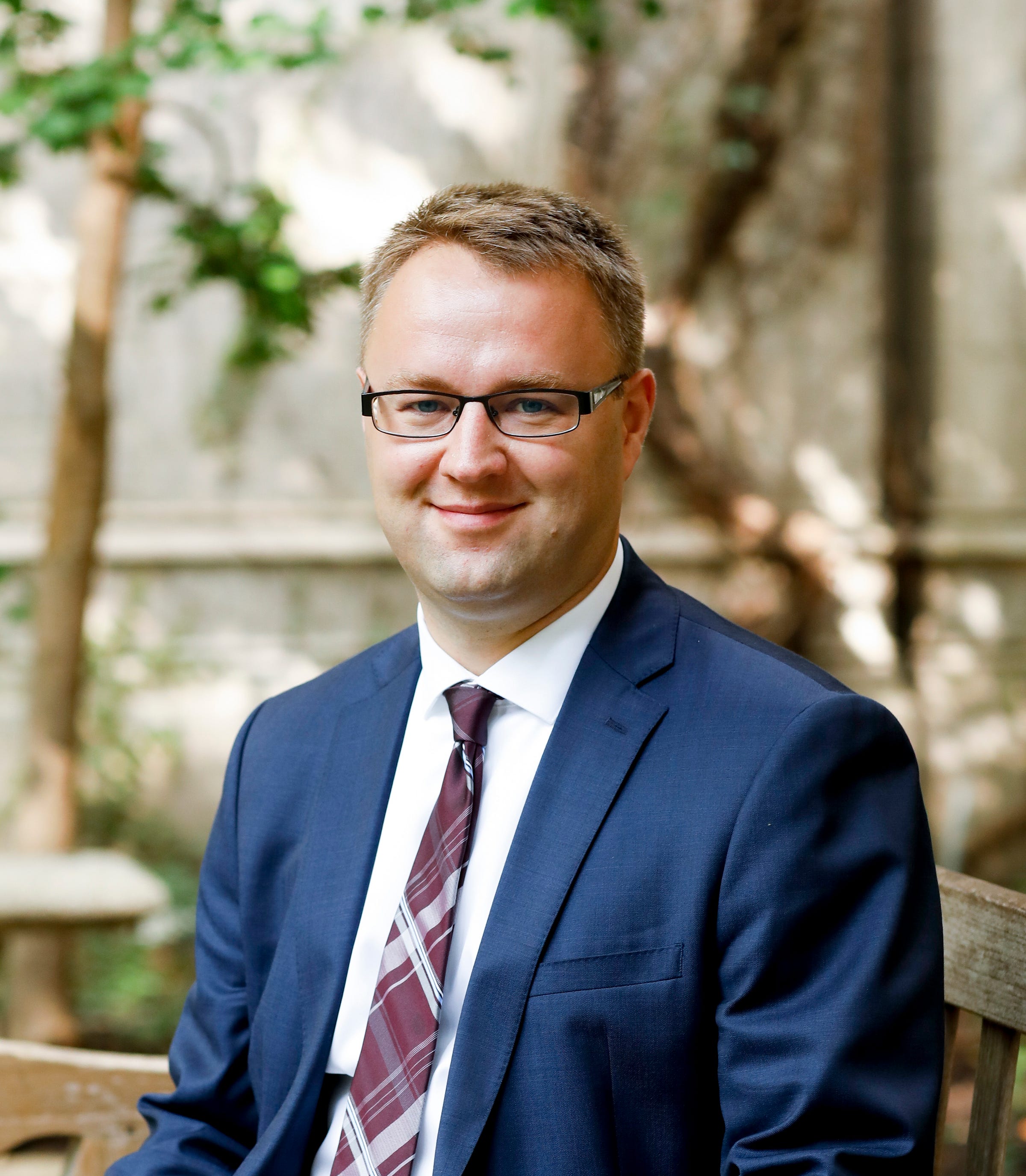 Dennis Murashko – Medium