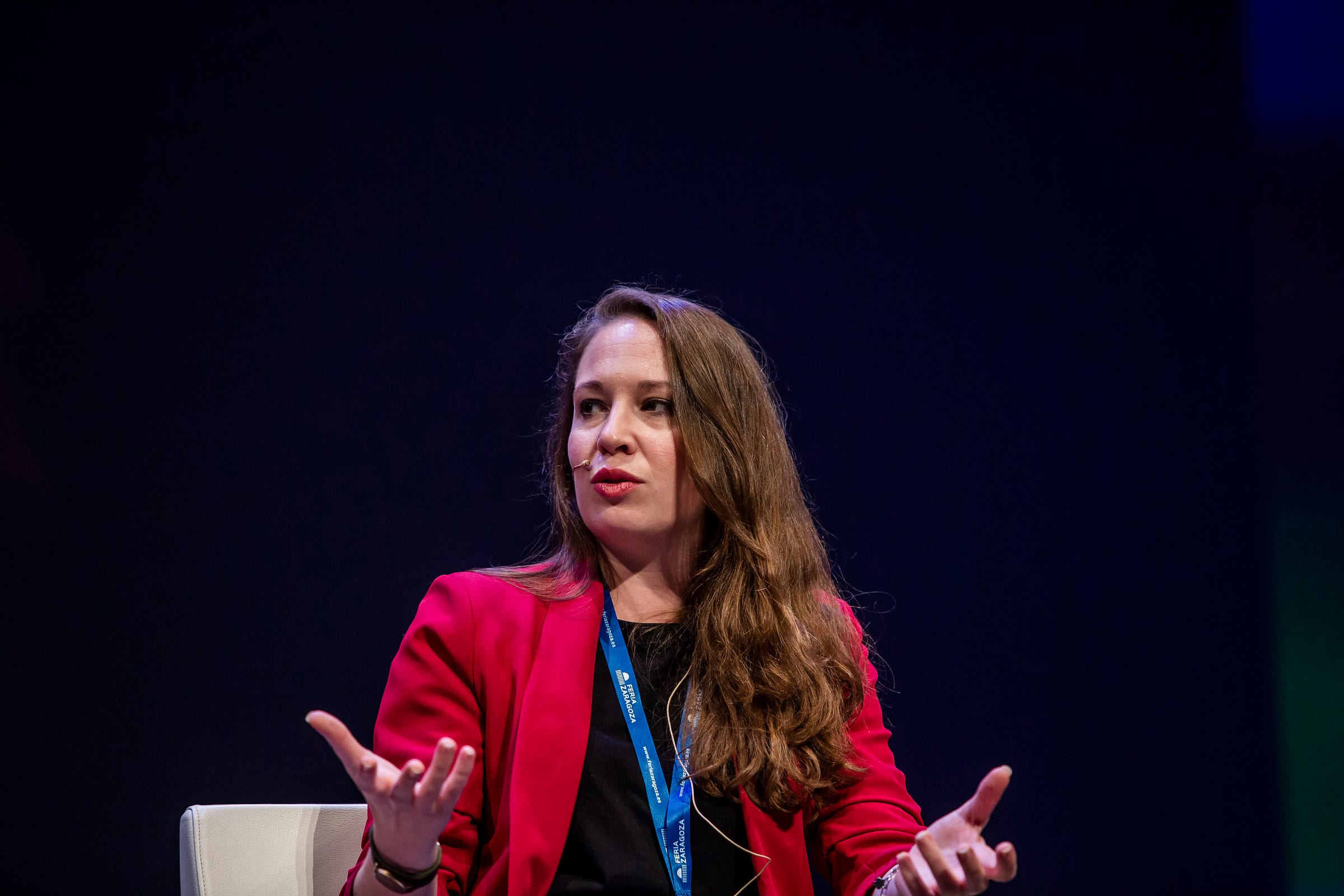 Laura de Castro – Medium