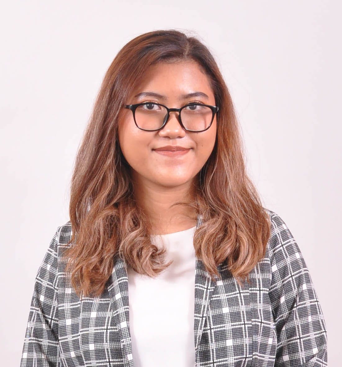 Dewa Ayu Krisna Shanti Dewi – Medium