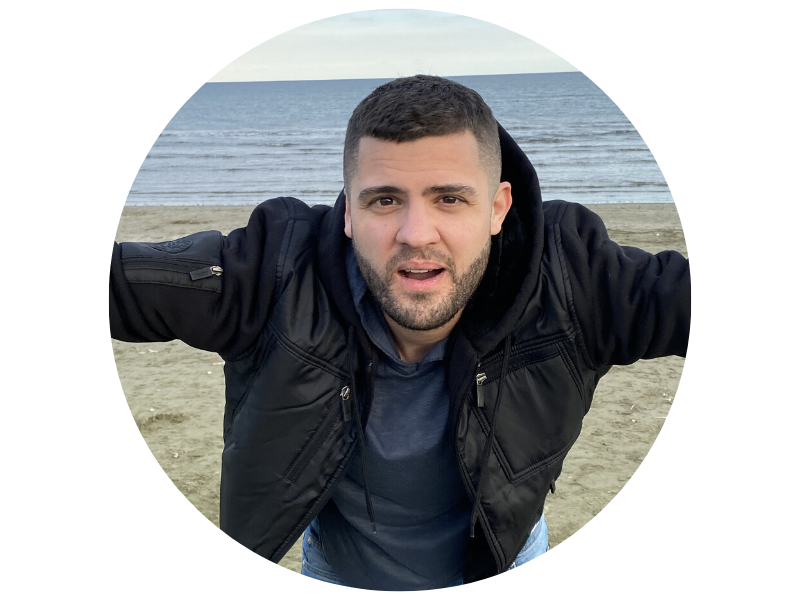 Chris Panteli – Medium