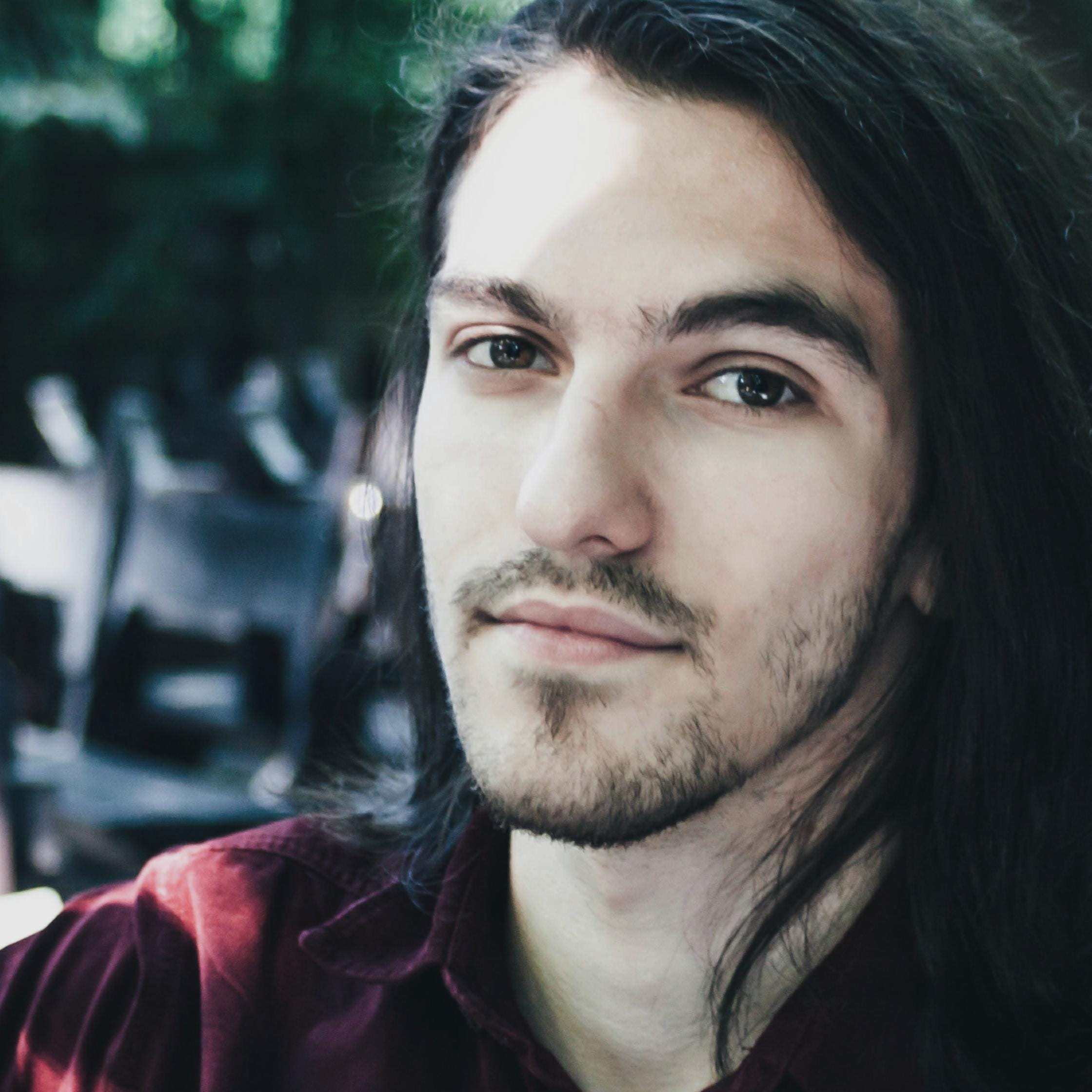 Dan Arnăutu – Medium