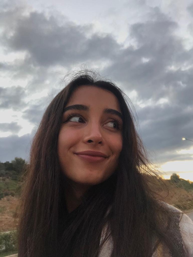 Miray Saatci – Medium
