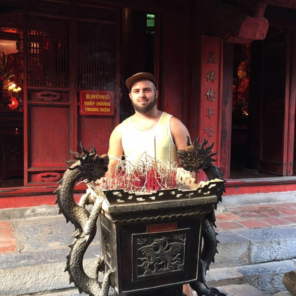 Mitchell Jay – Medium