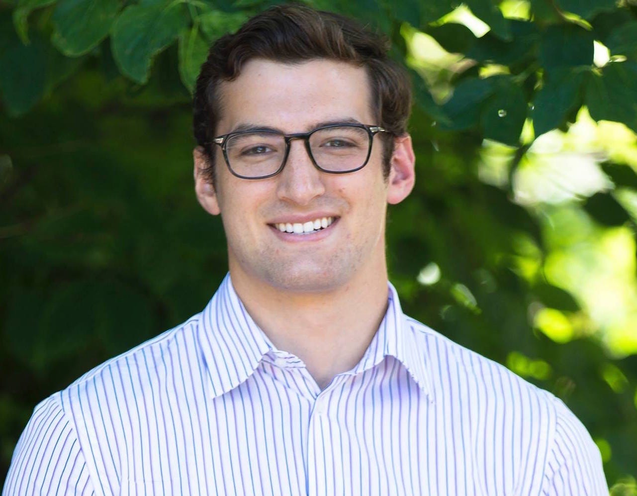 Asher Lipsitz – Medium