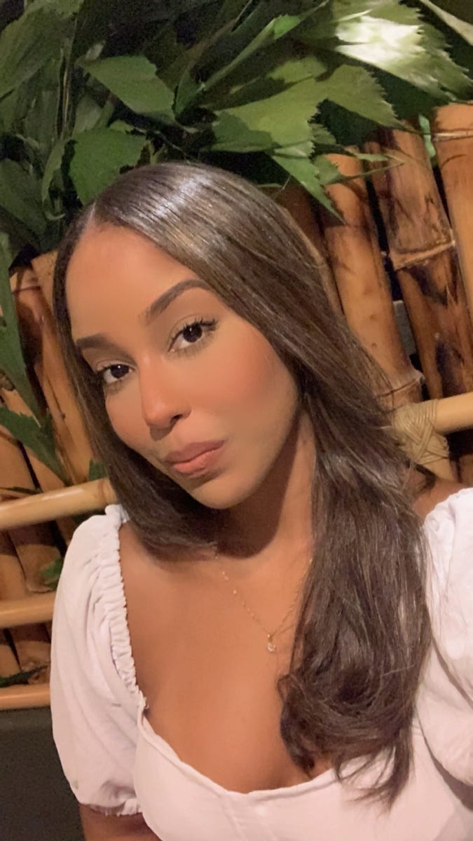 Victoria Isabel – Medium