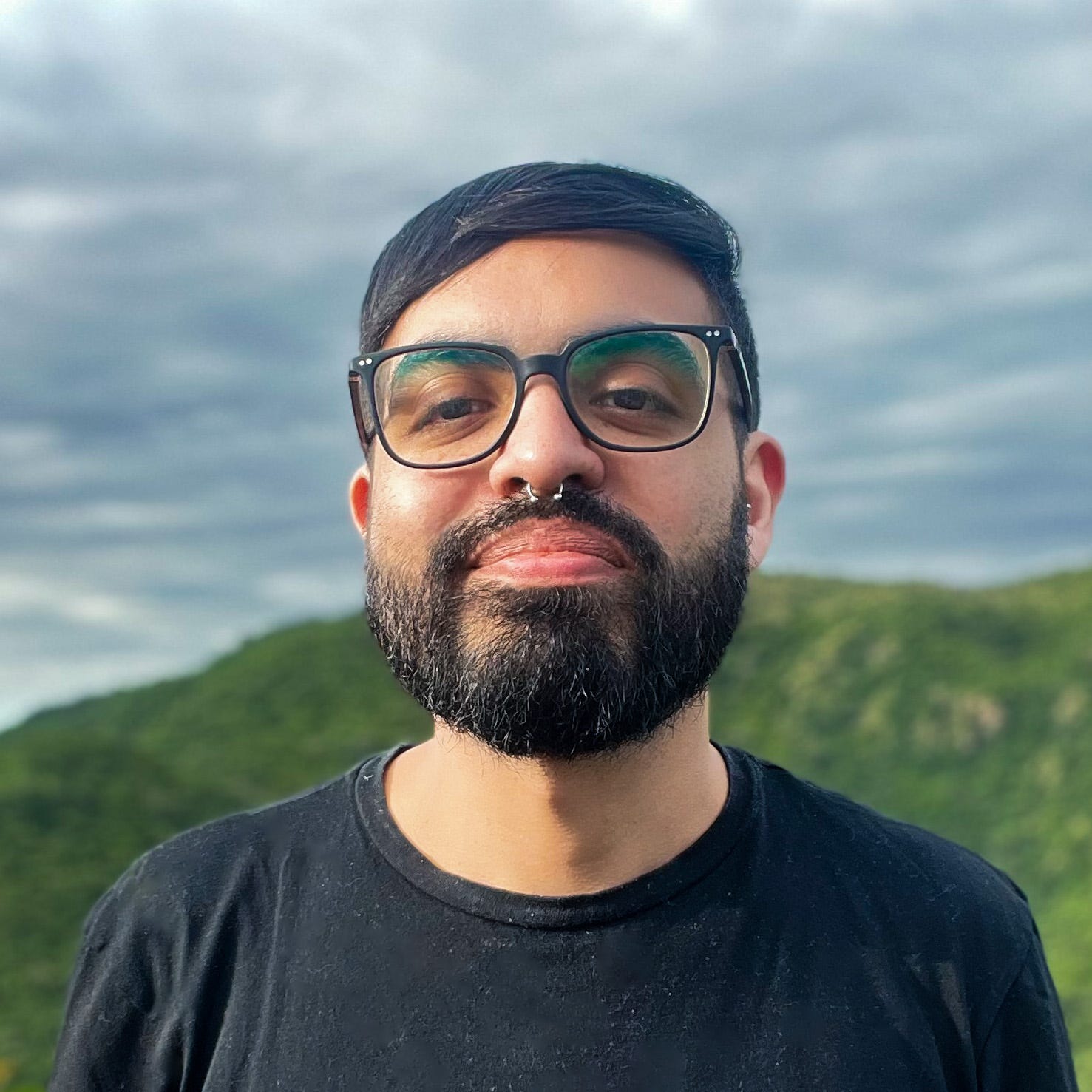 Roger Riveros – Medium