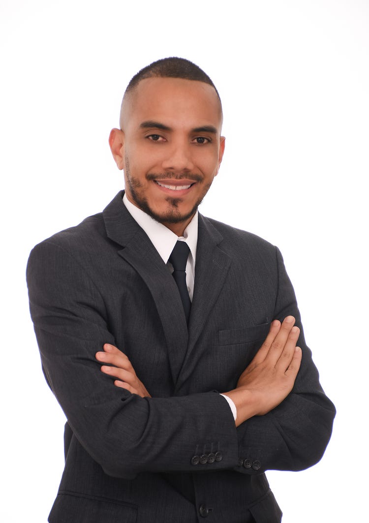 Cesar Alberto Valencia Aguilar – Medium