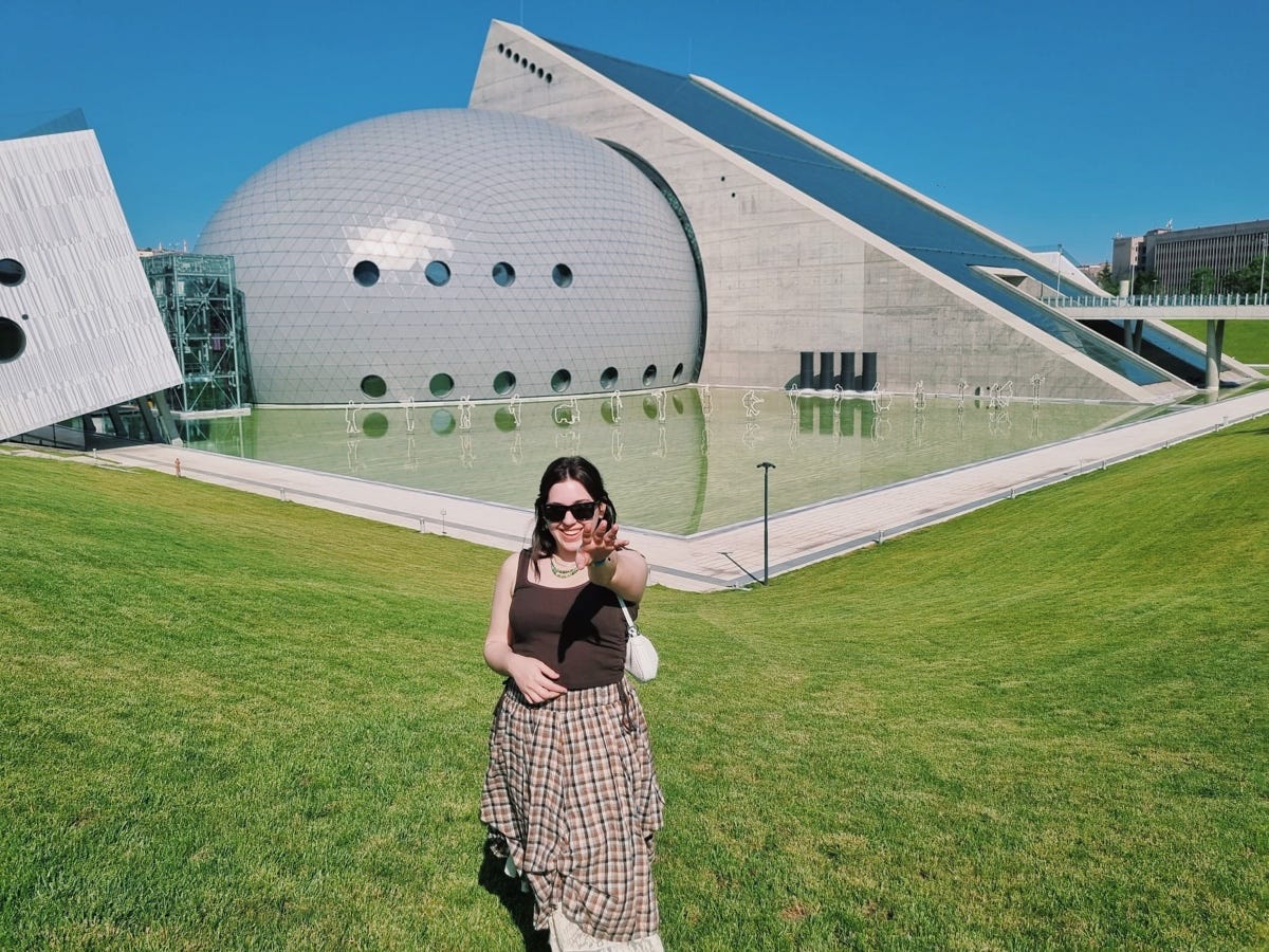 Simay Asu Aksu – Medium