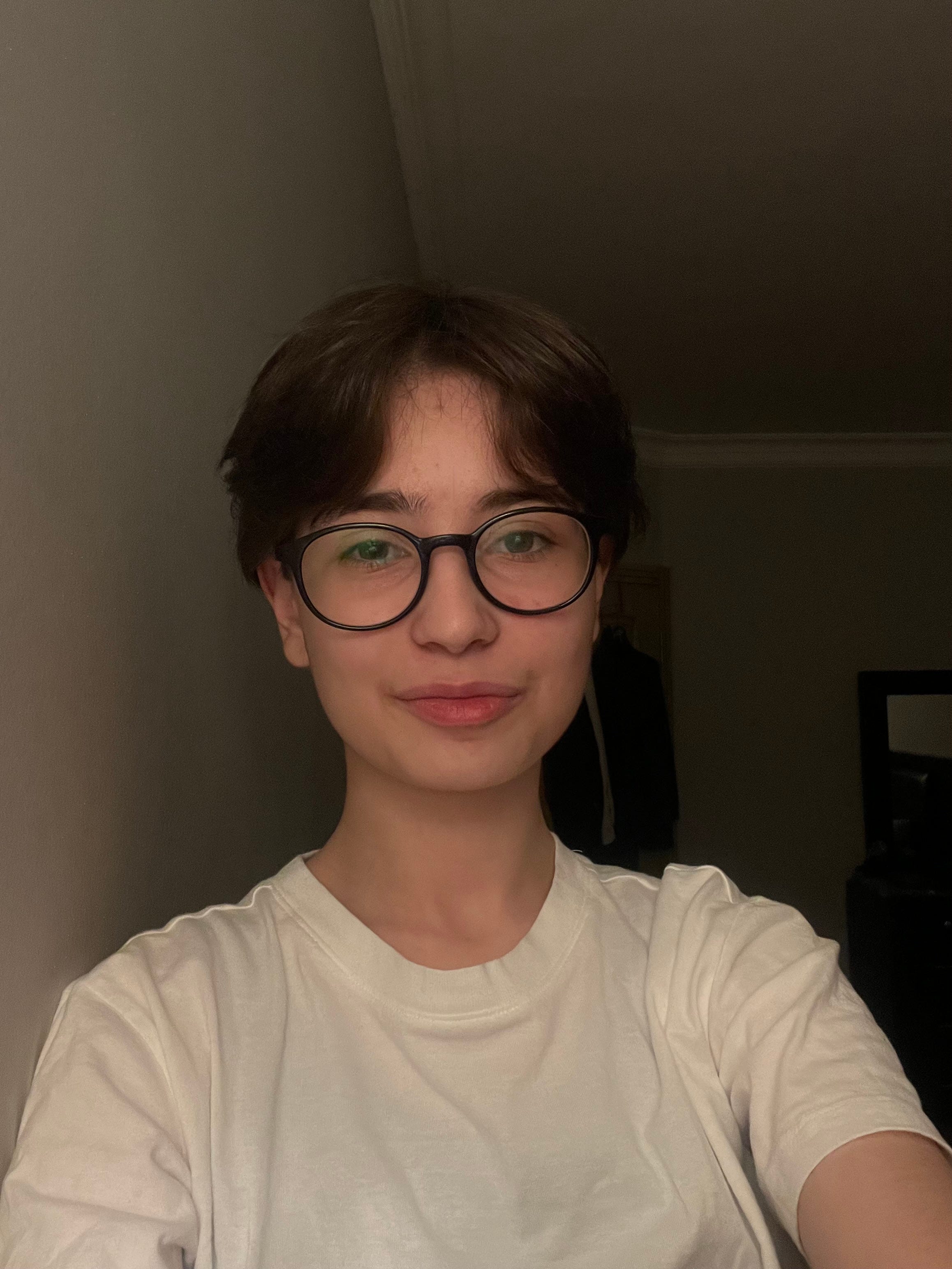 Sinem Gülten – Medium