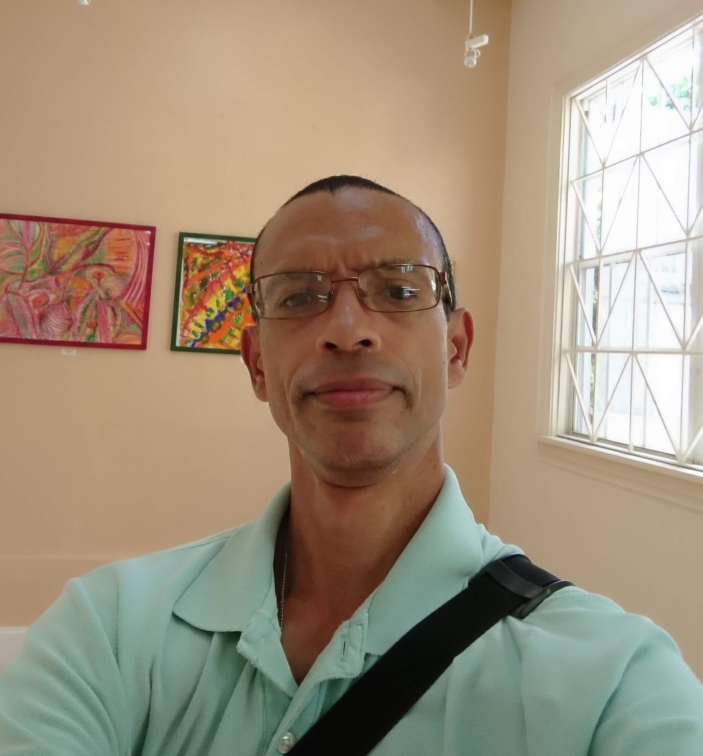 Juan Taylor – Medium