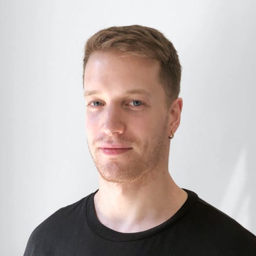 Luca Contini – Medium