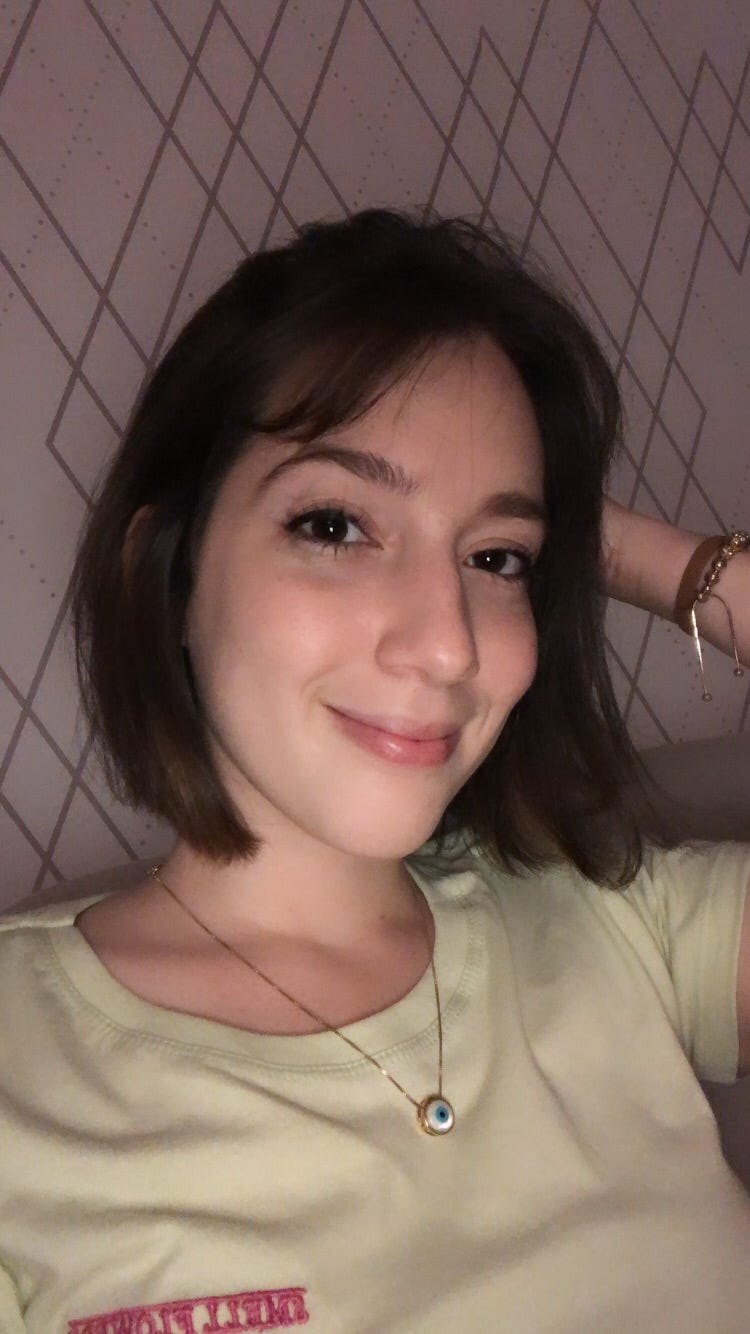 Gabriela Lemos – Medium