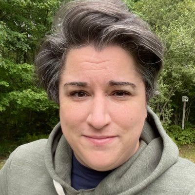 Dani Shaw – Medium