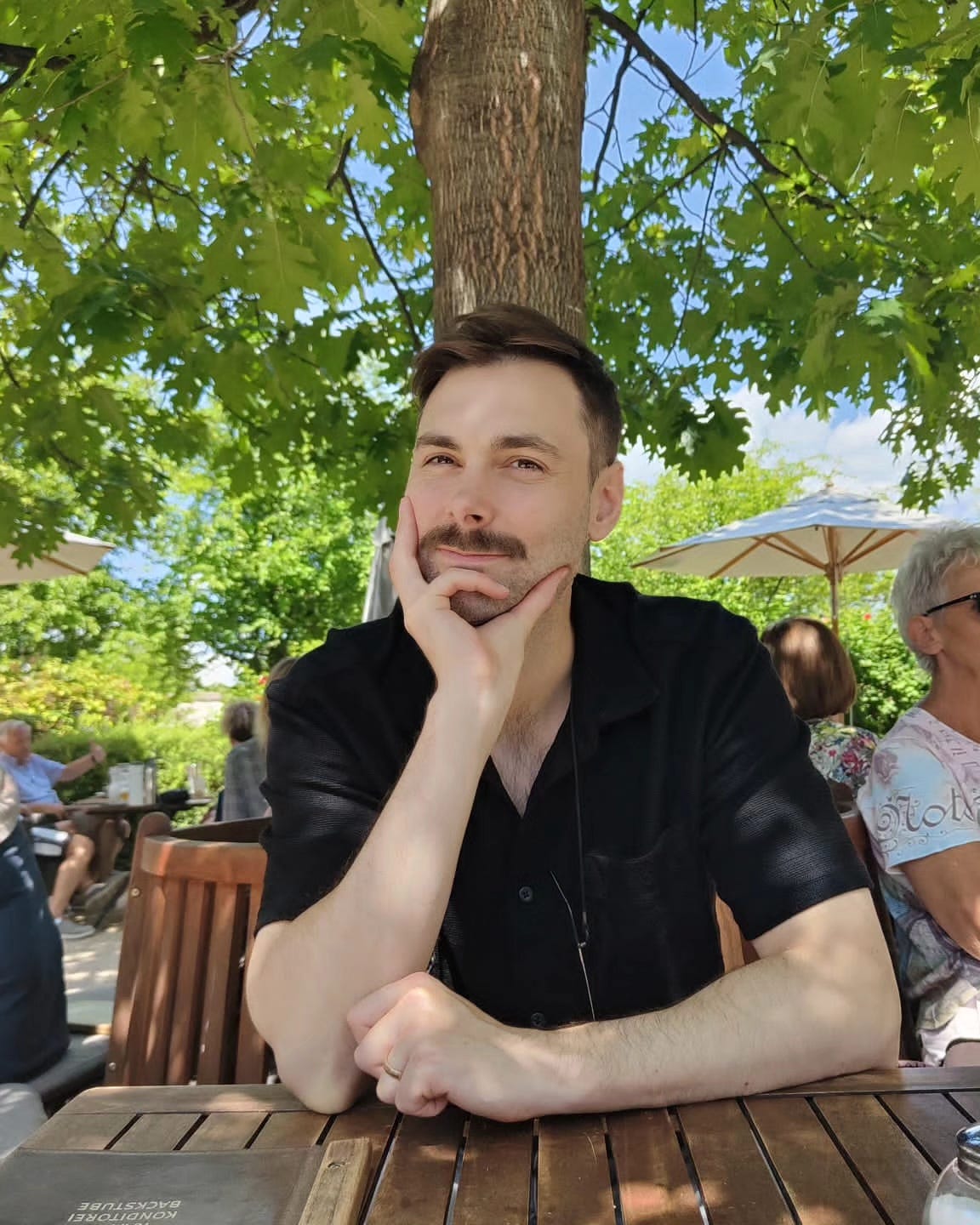 Daniel Montreal Hellmuth – Medium