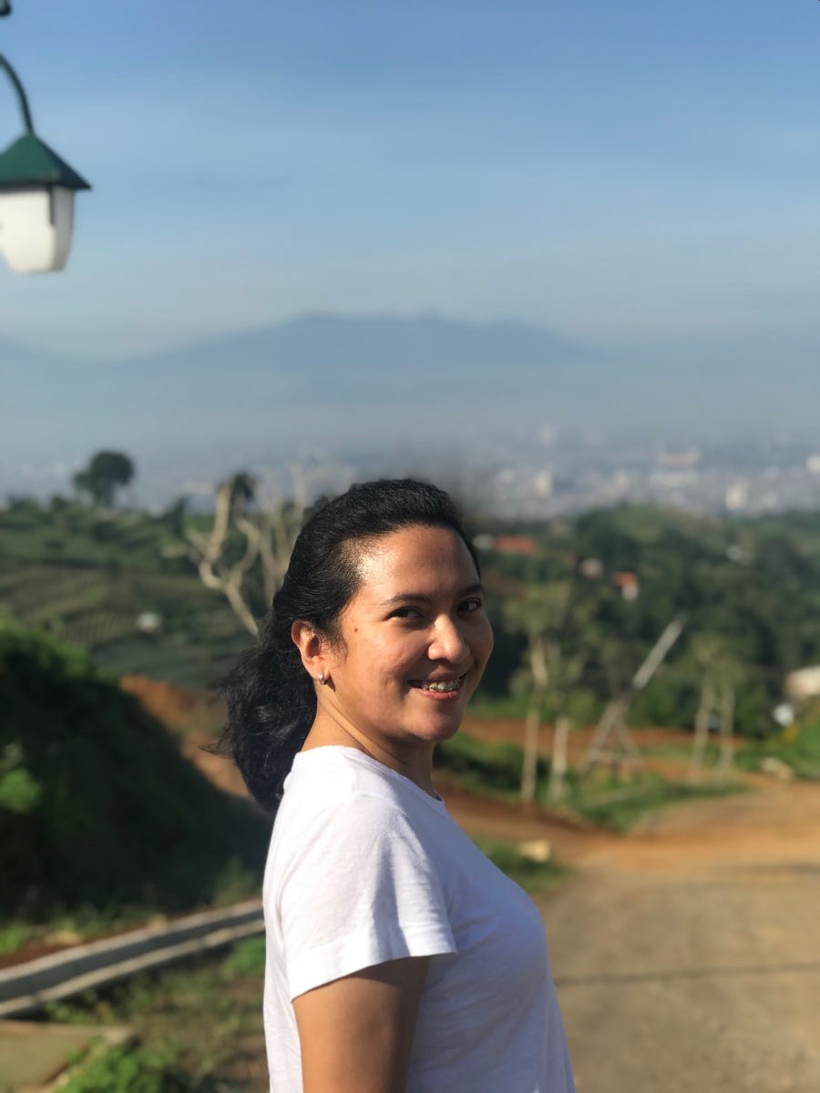 Devi Tania Ulitha – Medium