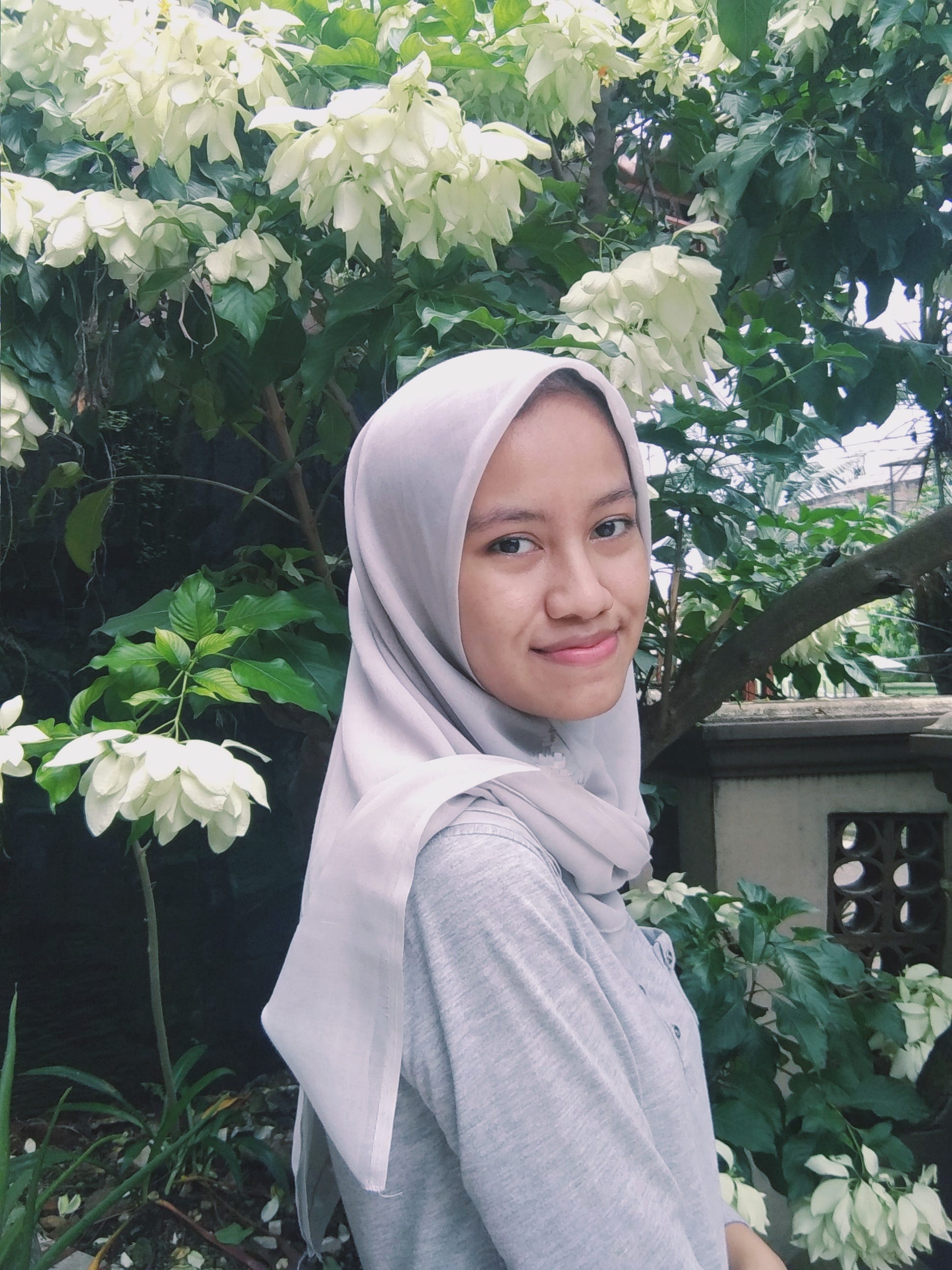 Nadia Amelia – Medium