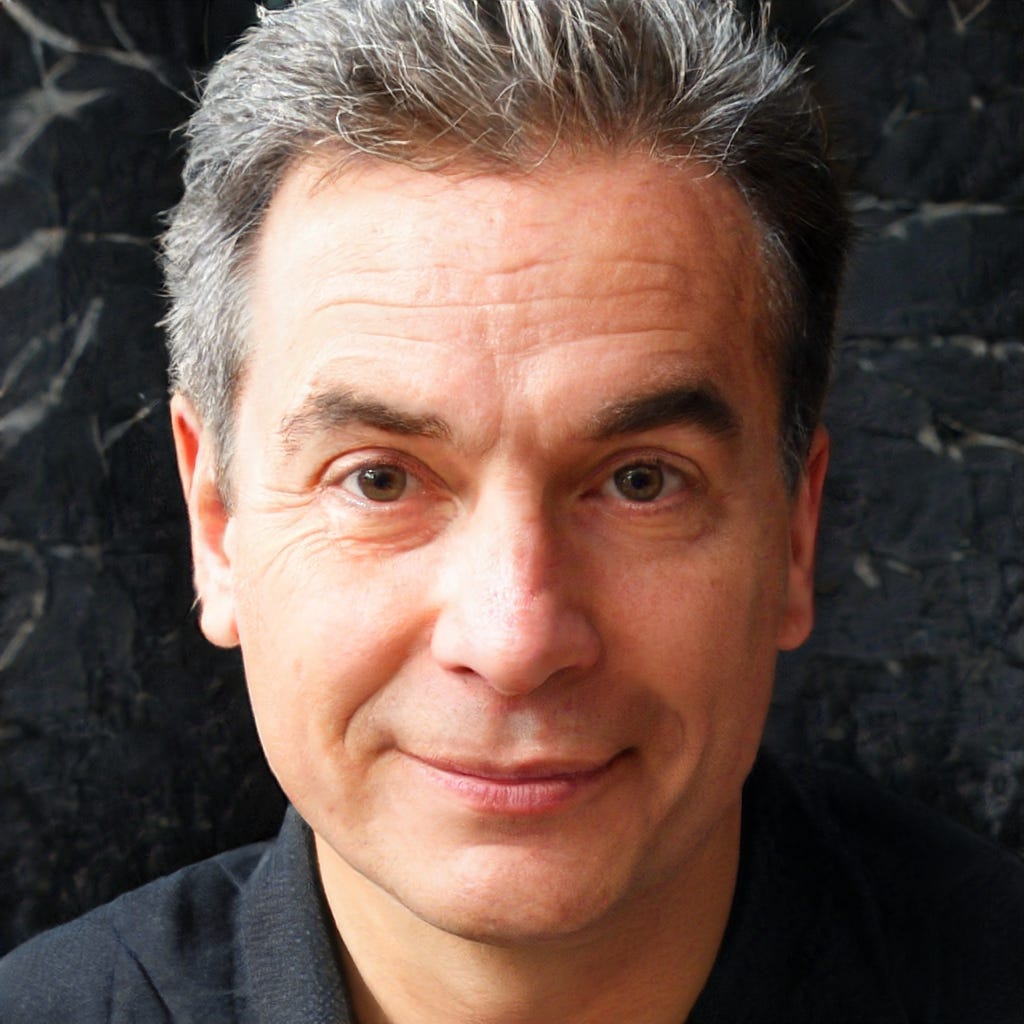 Augusto Pereira – Medium