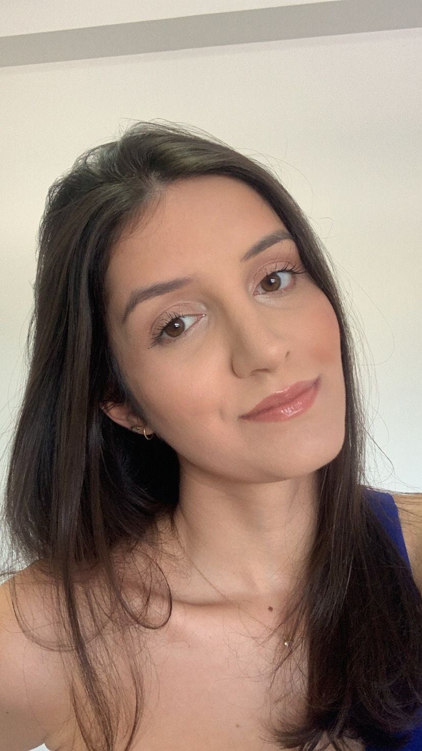 Lívia Panassolo Moraes – Medium