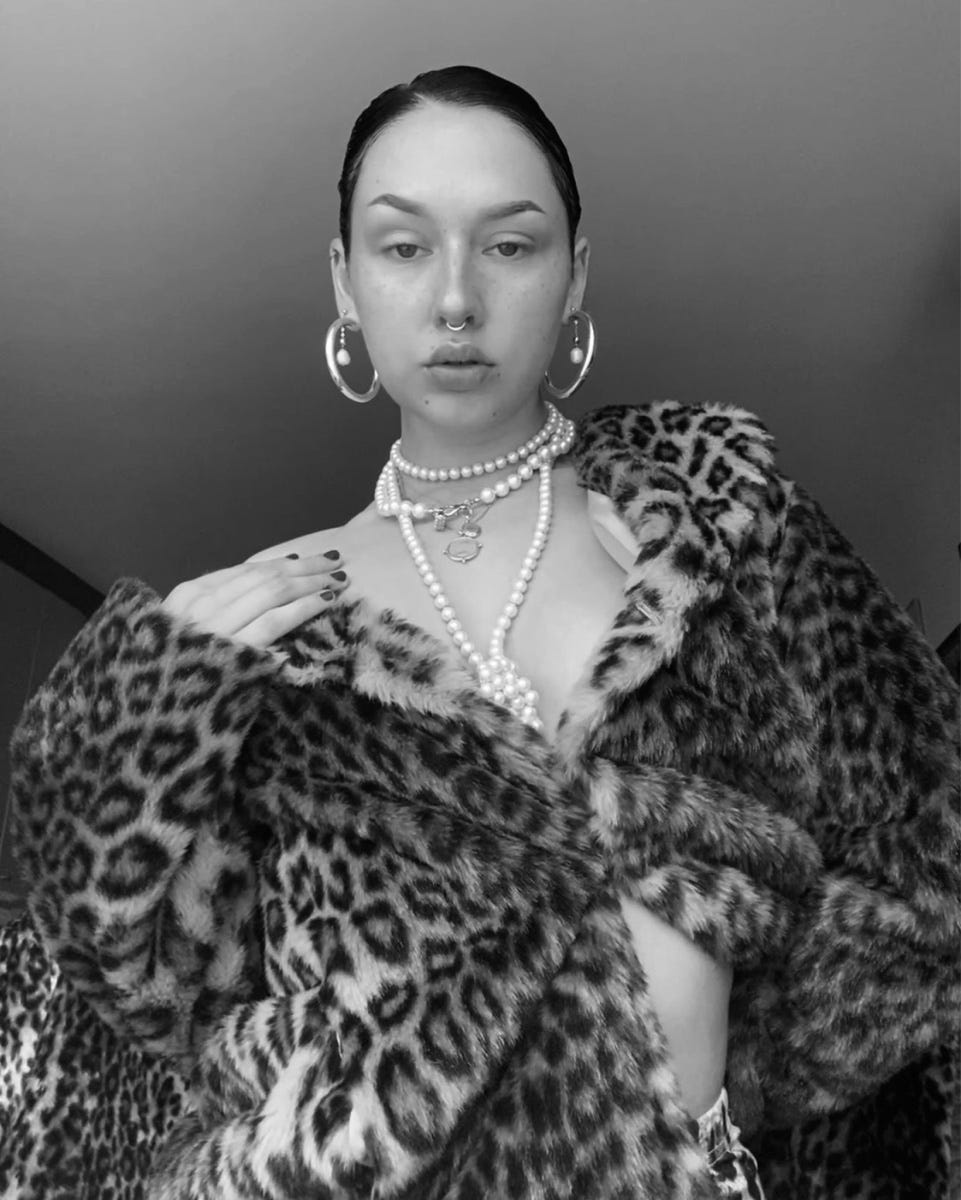 Madeleine 🌿 – Medium