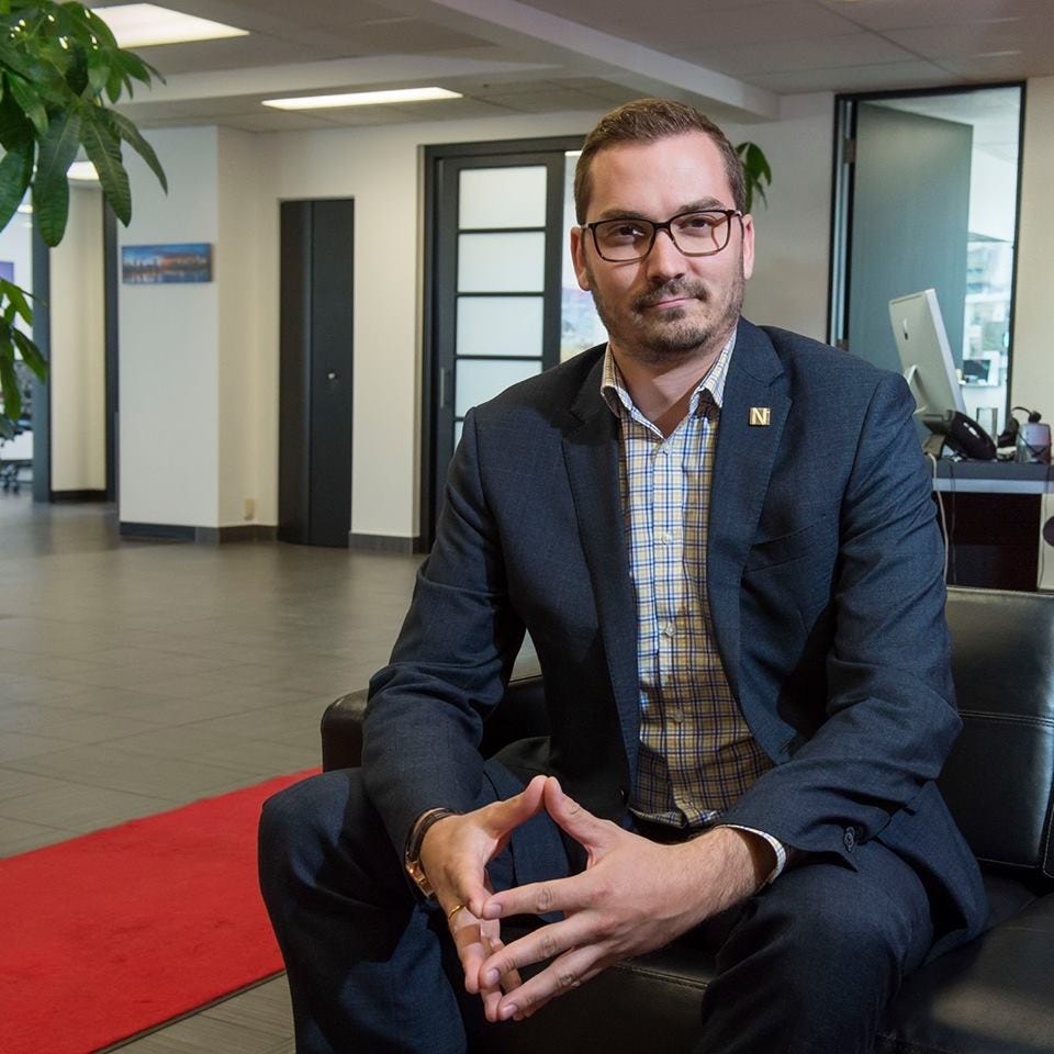 Marc Adam – Medium