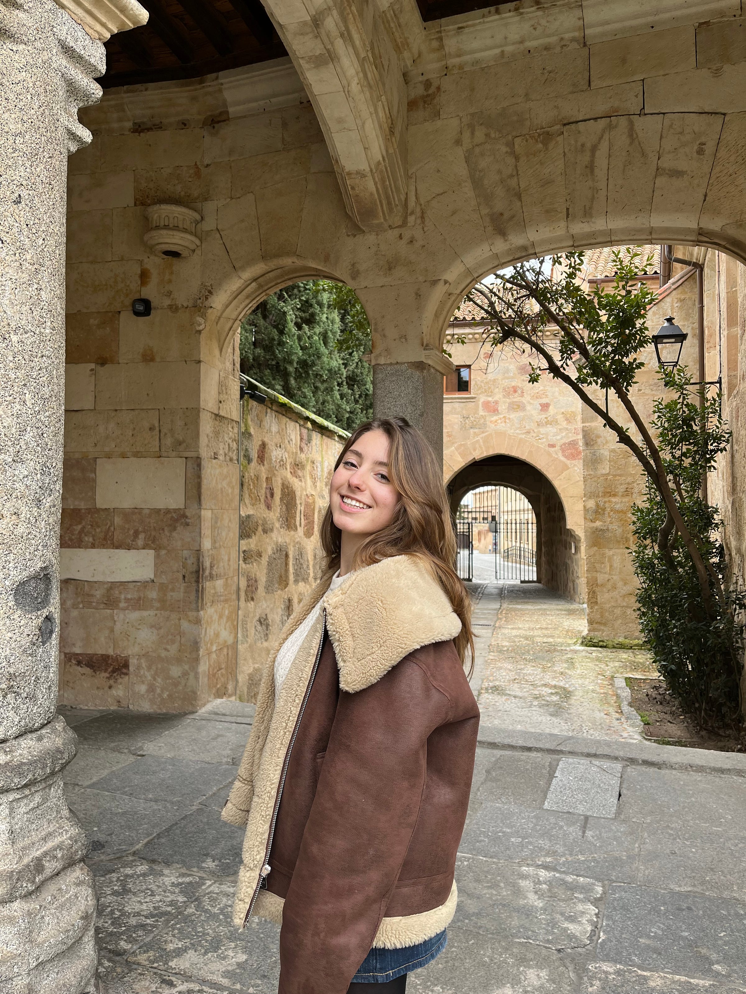 Carla Miguel – Medium