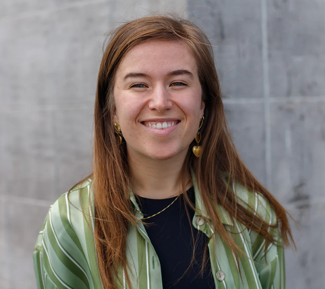 Julia Bramer – Medium