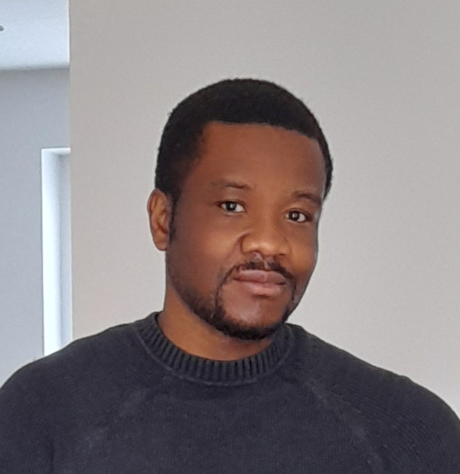 Abayomi Latunde – Medium