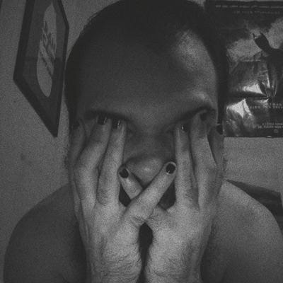 Breno Maniezo – Medium