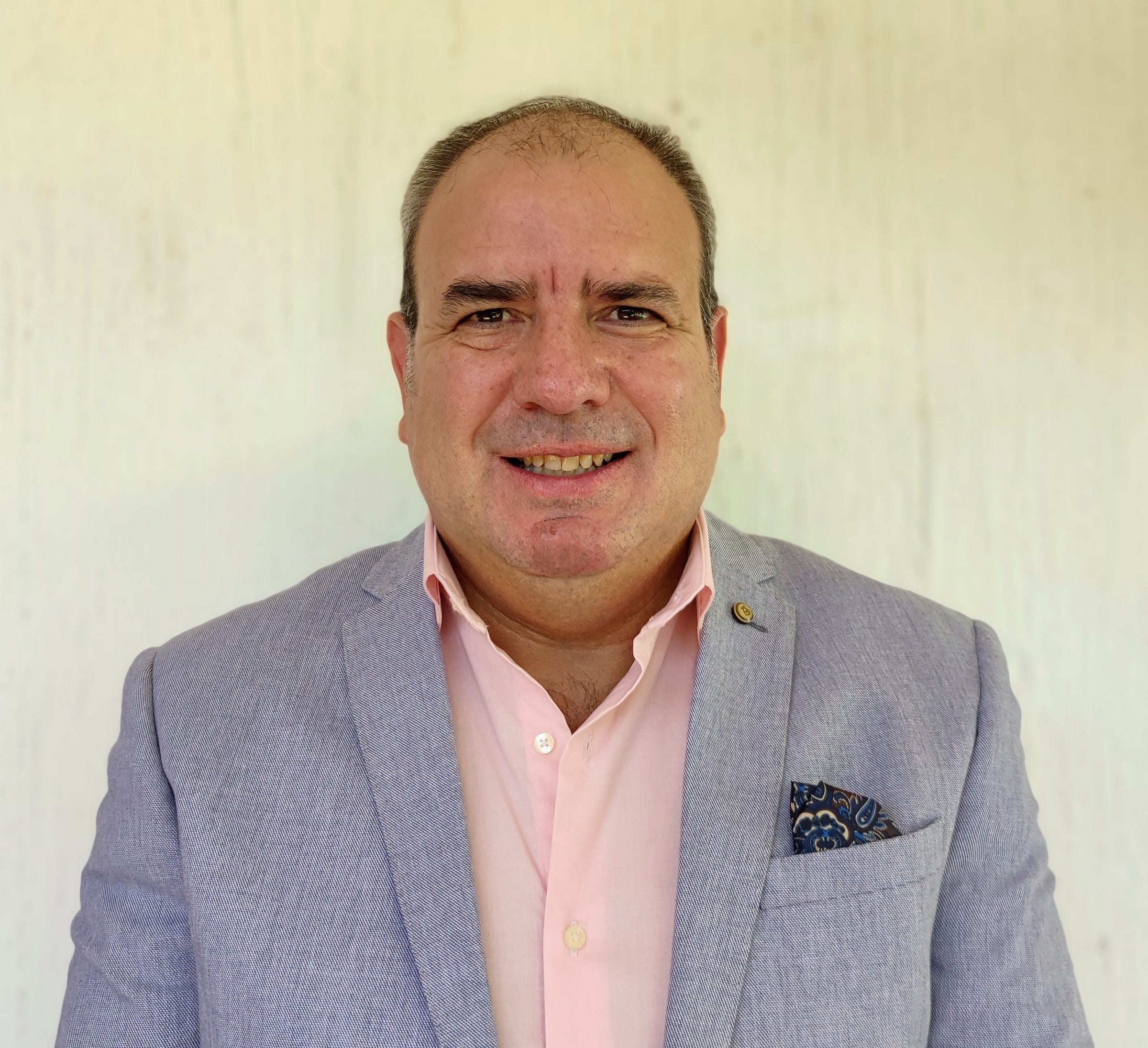 Miguel Rivadeneira – Medium