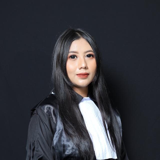 Rifa Ryn Lawyer – Medium