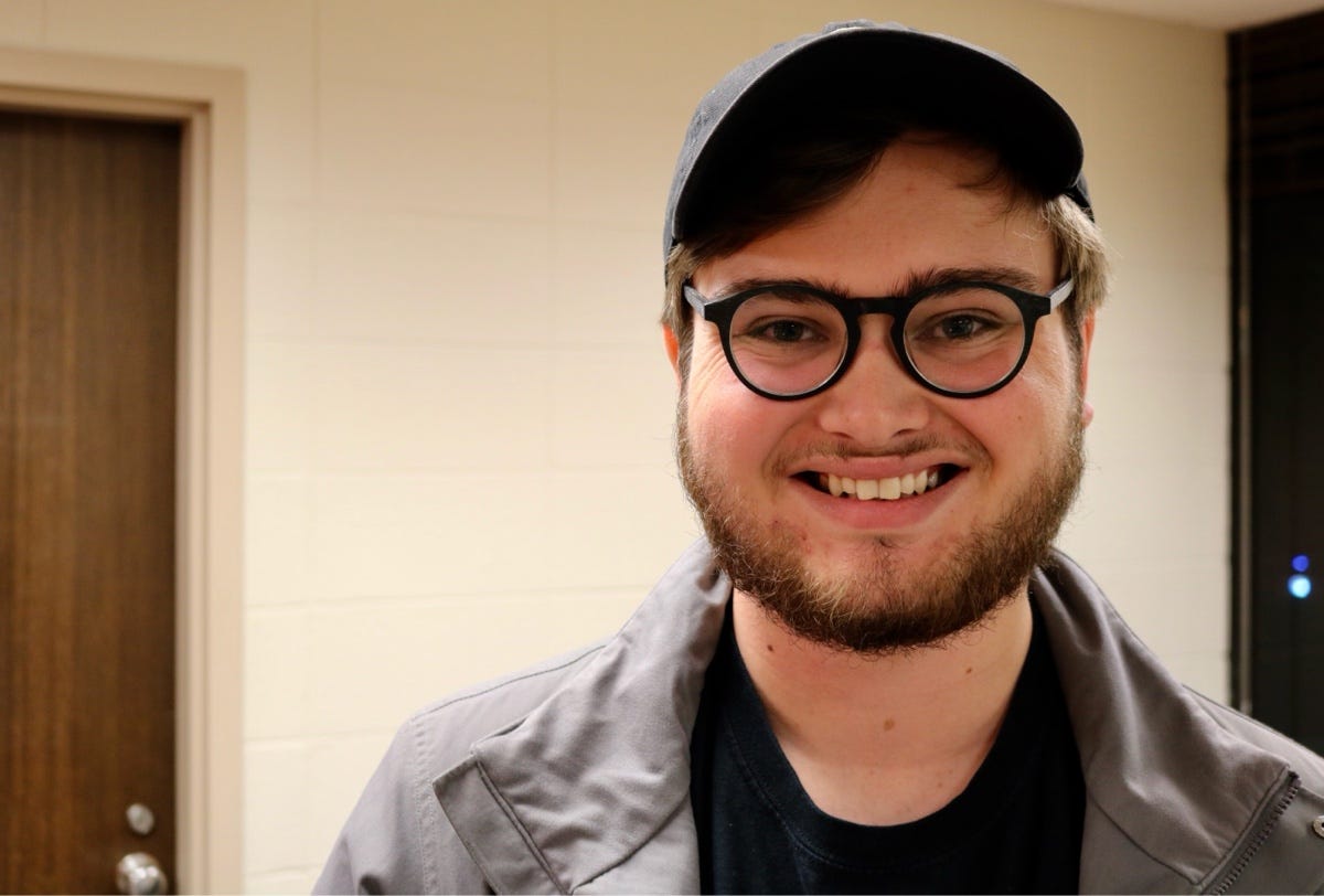 Alex Holcomb – Medium