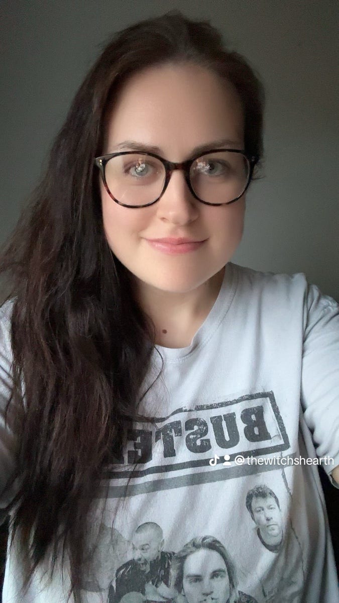 Holly Curran – Medium