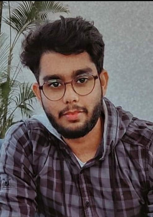 Ayush Saxena – Medium