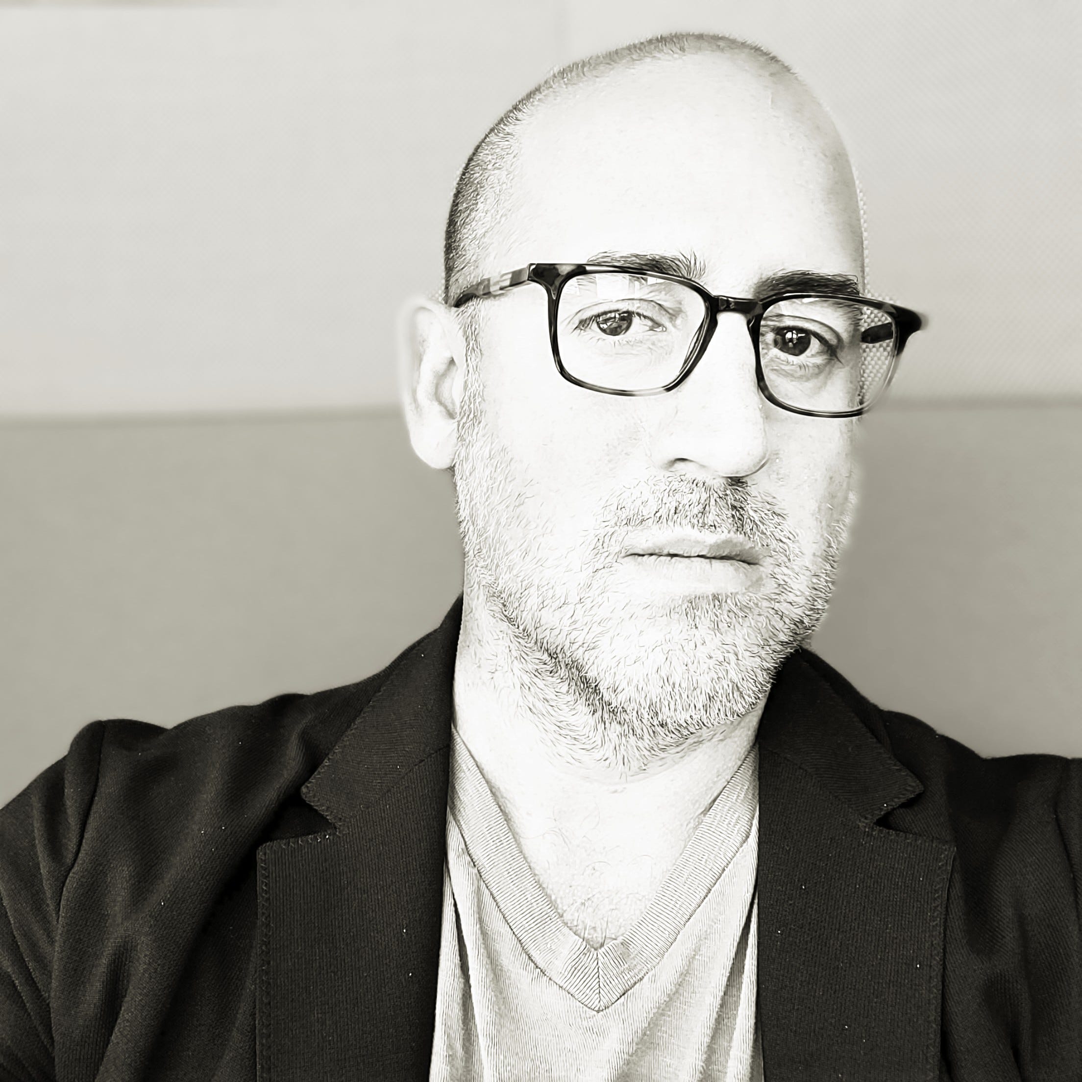 Robert Coulson – Medium